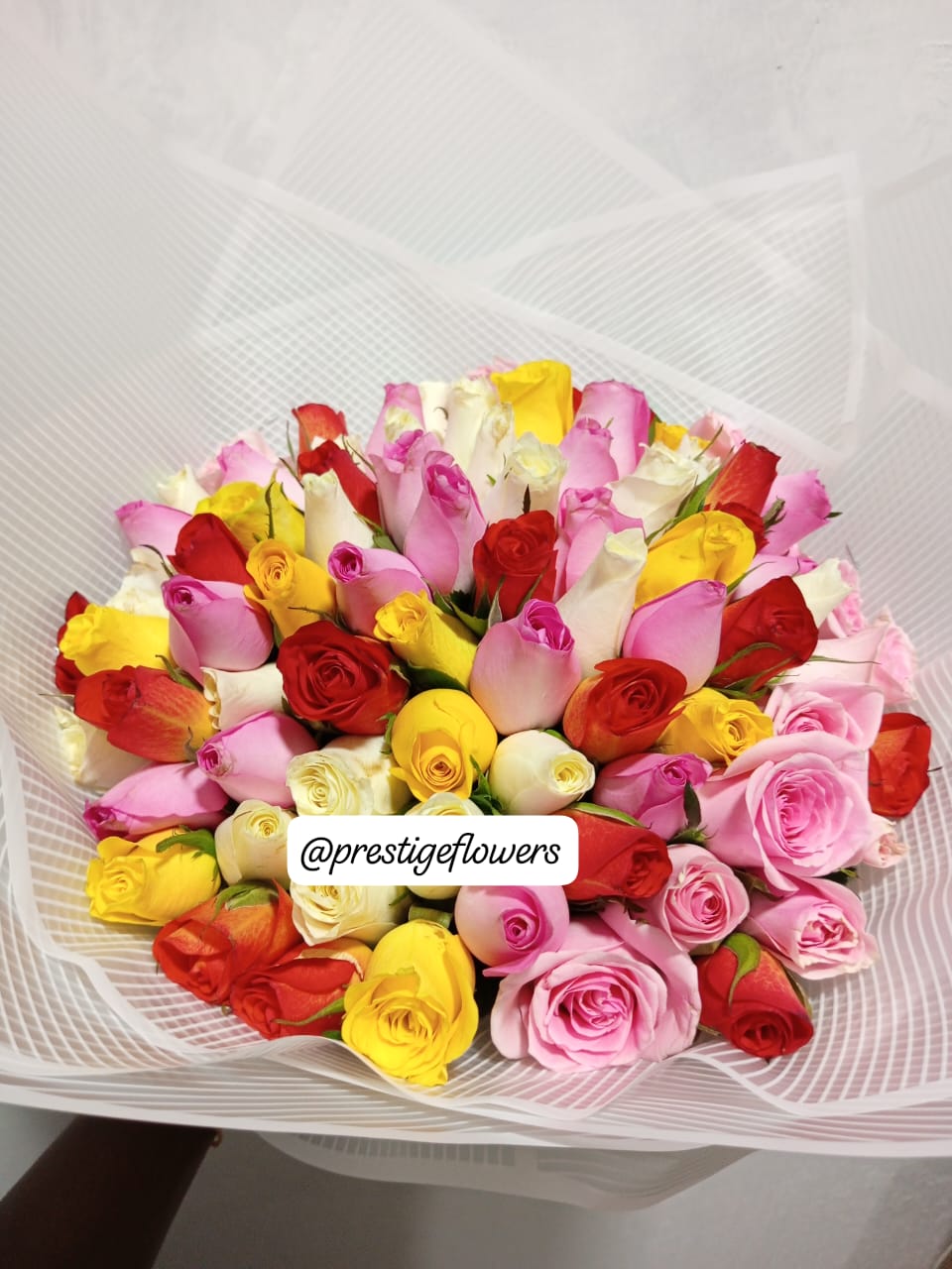 80 MIXED ROSES BOUQUET - Prestige Flowers