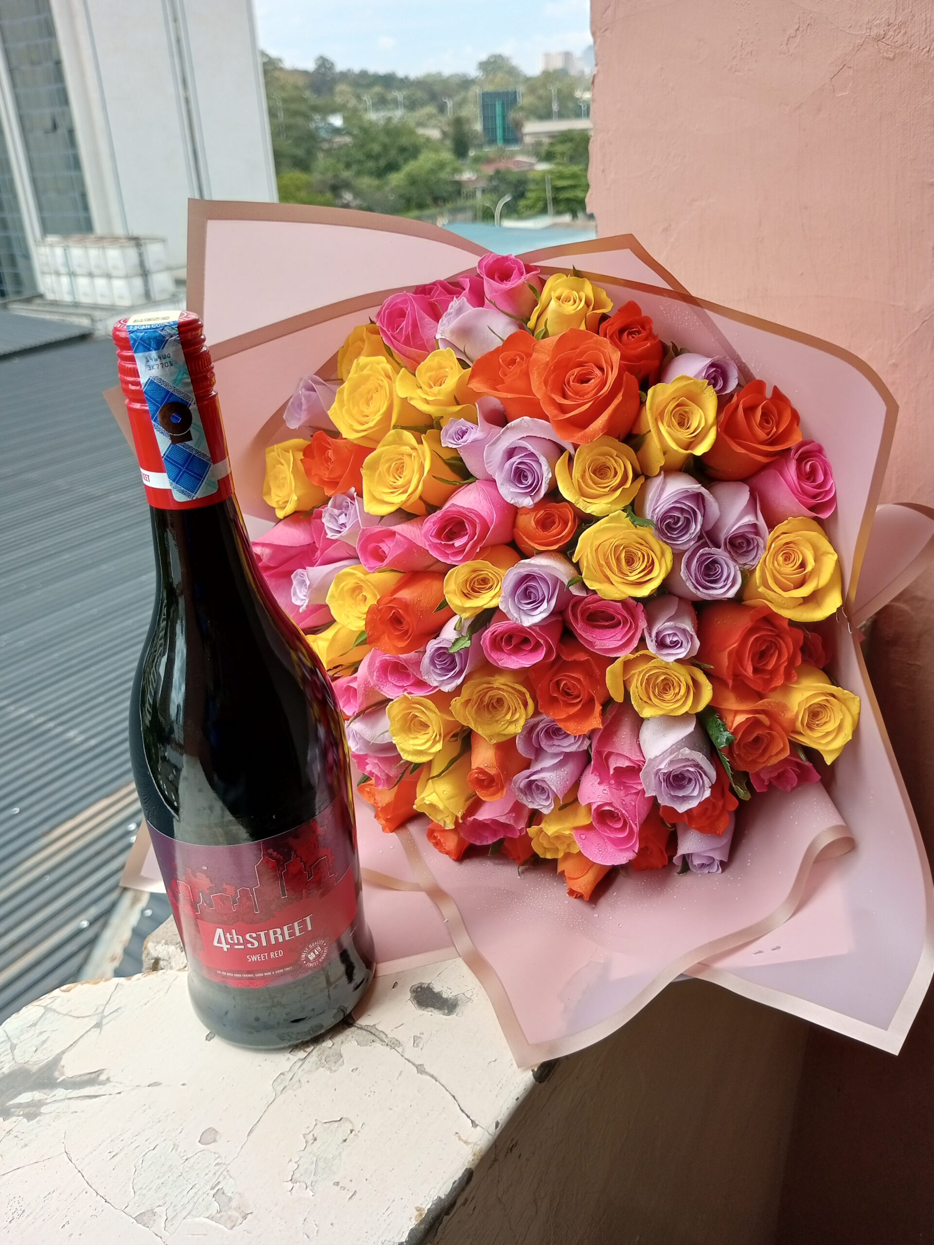 80 ROSES WITH 4TH STREET WINE - Prestige Flowers